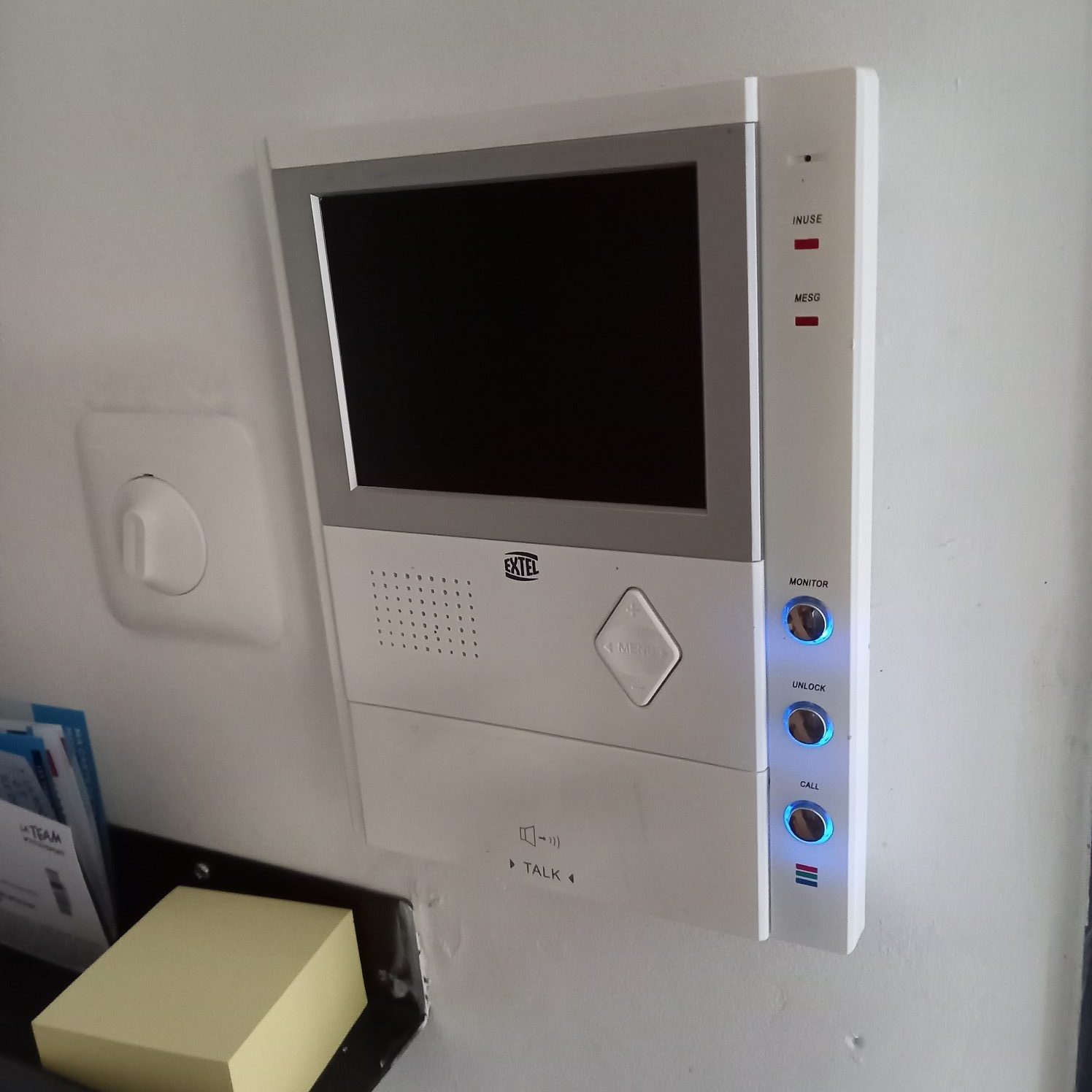 Pose d'un vidéophone Somfy à La Rochelle par notre électricien 17elec